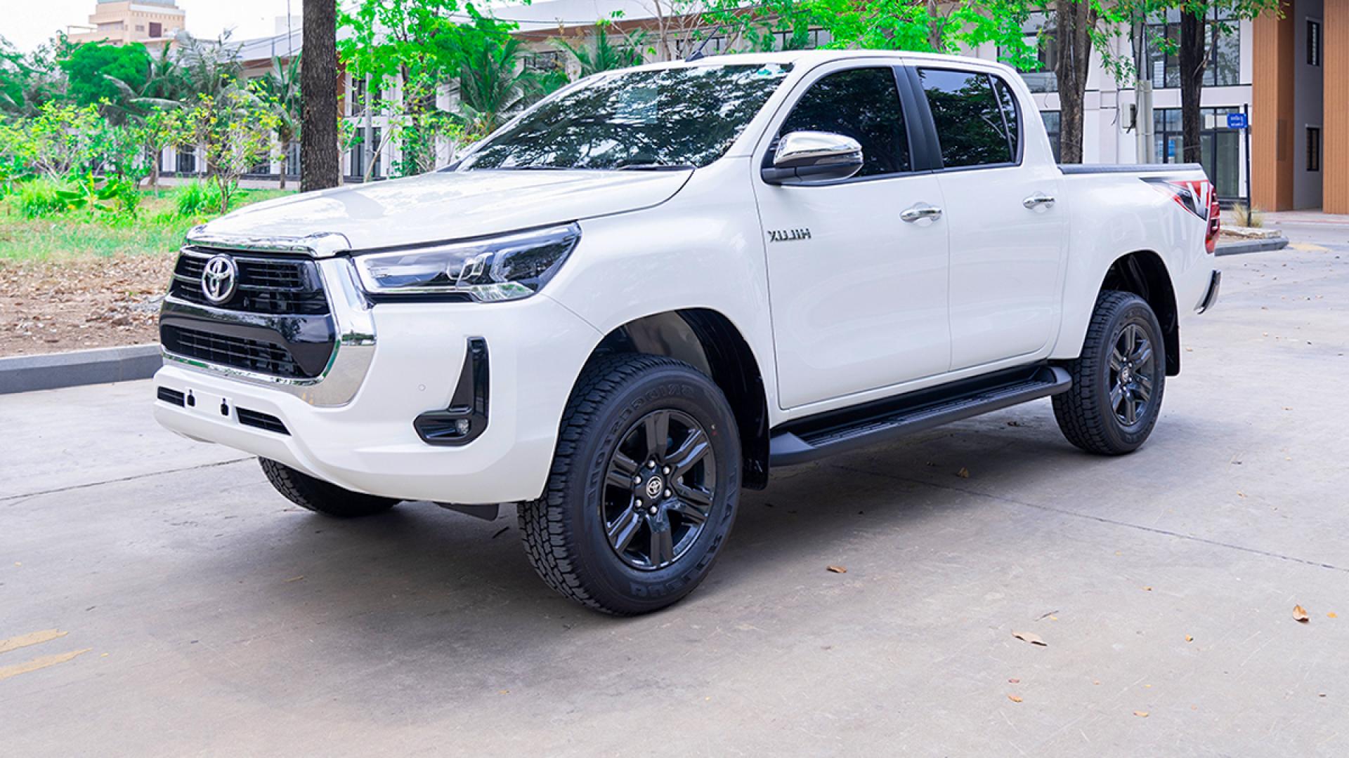 Toyota Hilux Revo Viedition - CityLink - Car Rentals & Transportation